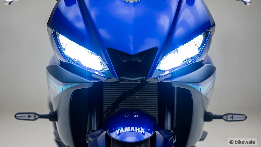 Yamaha R3 Head Light Image – BikeWale