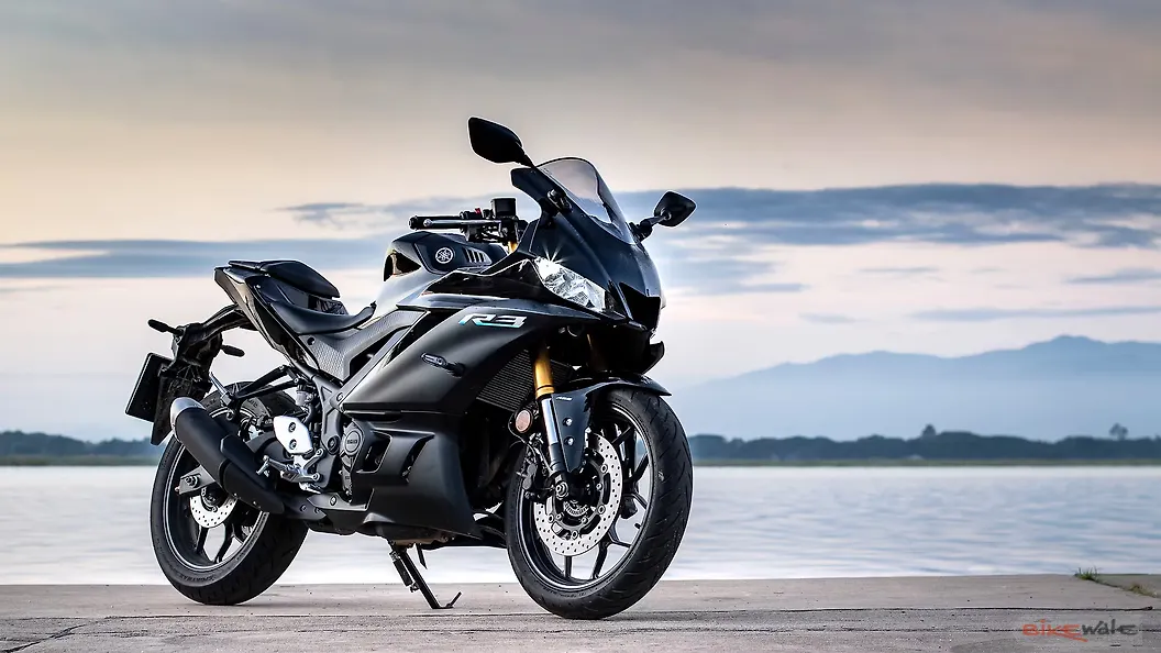 Images of Yamaha YZF-R3 | Photos of YZF-R3 - BikeWale