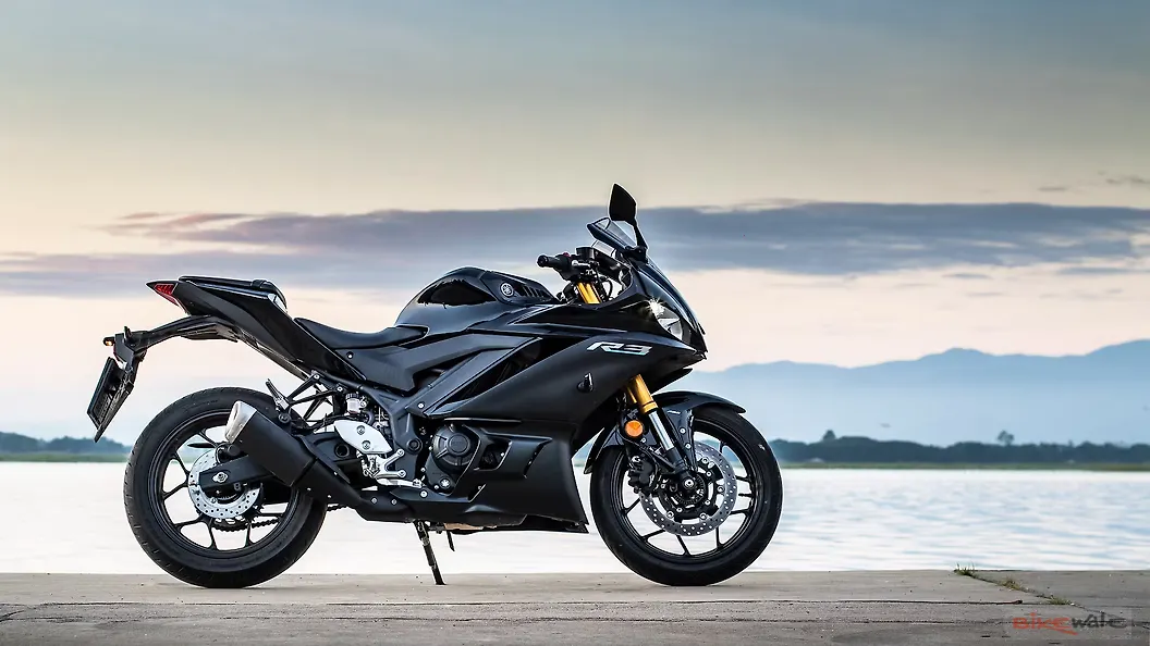 Images of Yamaha YZF-R3 | Photos of YZF-R3 - BikeWale