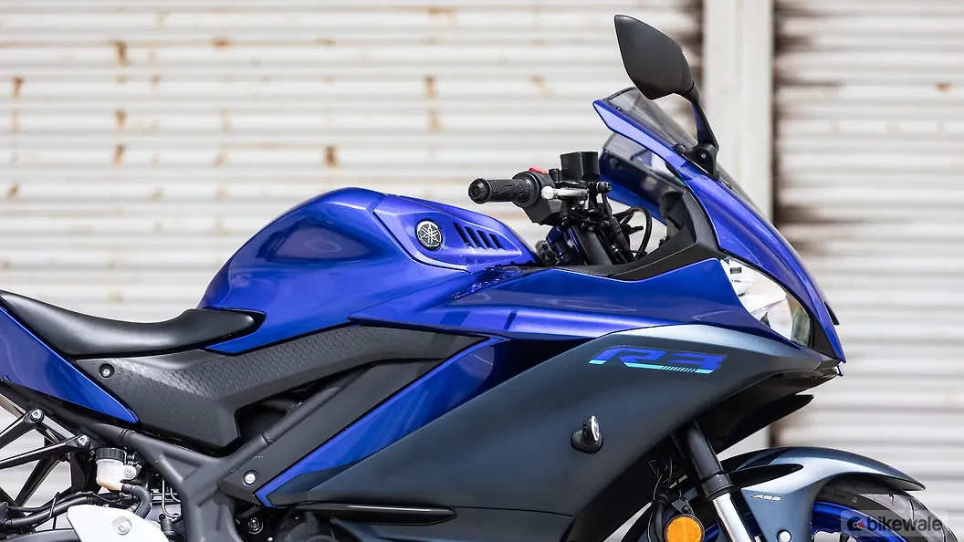 Yamaha R3 Front Headlamp Cowl Image – BikeWale
