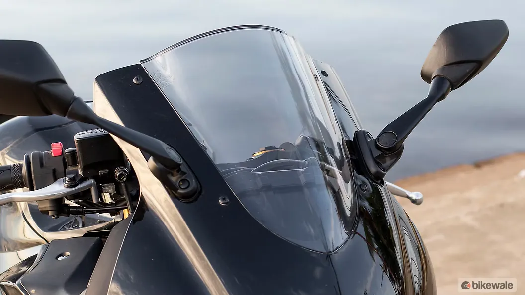 Yamaha R3 Visor Image – BikeWale