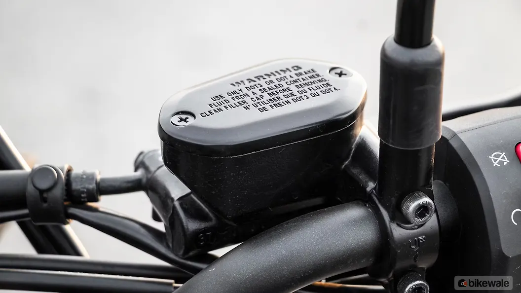 Kawasaki Eliminator Front Brake Fluid Reservoir Image – BikeWale