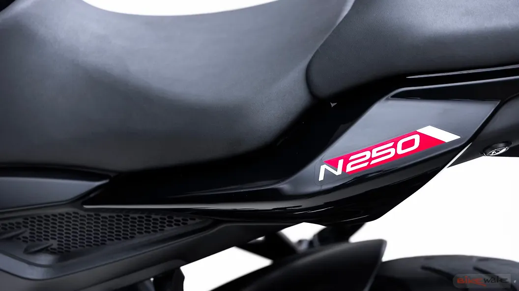 Bajaj Pulsar N250 Bike Seat Image – BikeWale