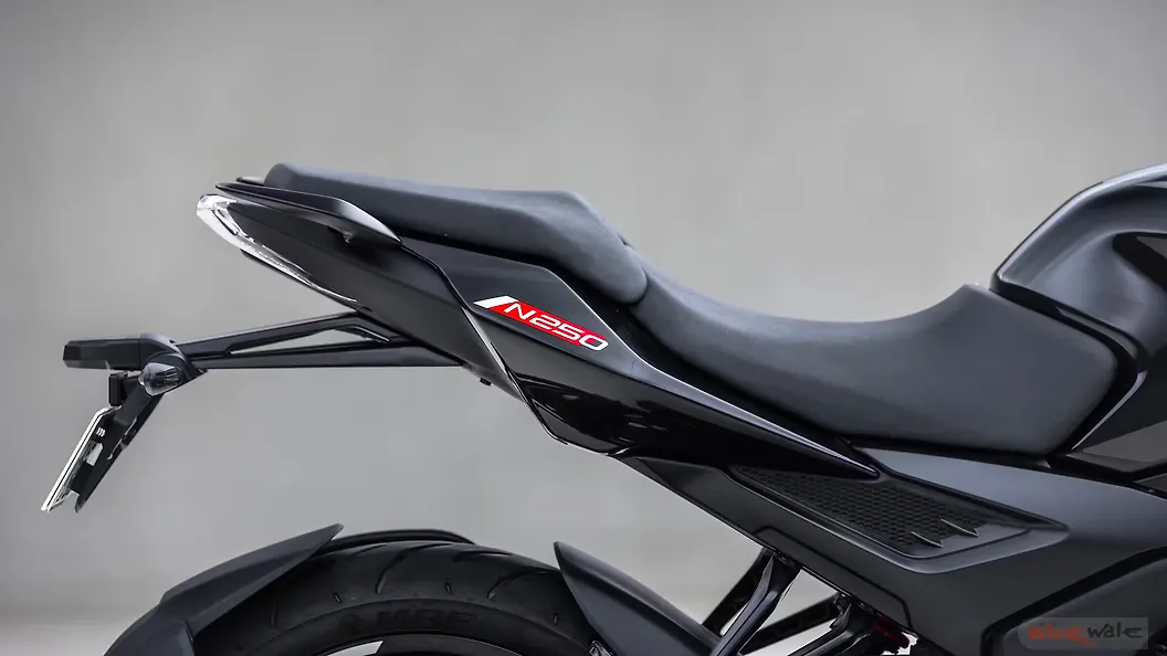 Bajaj Pulsar N250 Bike Seat Image – BikeWale