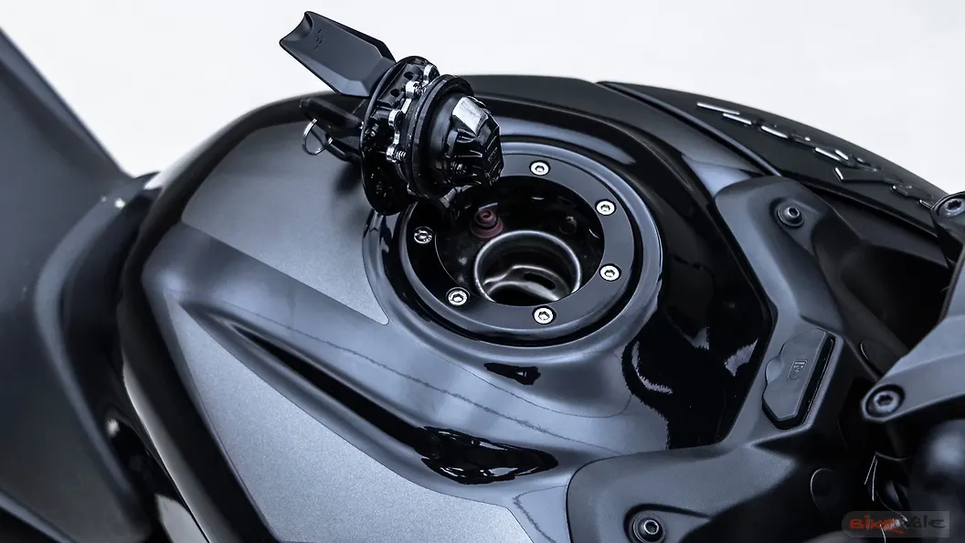 Bajaj Pulsar N250 Fuel Tank Image – BikeWale