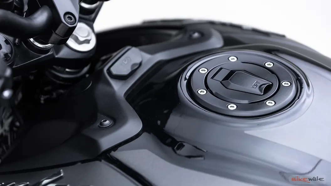 Bajaj Pulsar N250 Fuel Tank Image – BikeWale