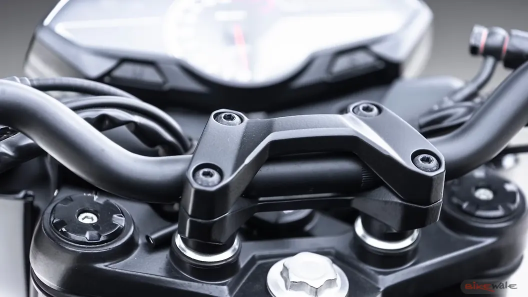Bajaj Pulsar N250 Handle Bar Image – BikeWale