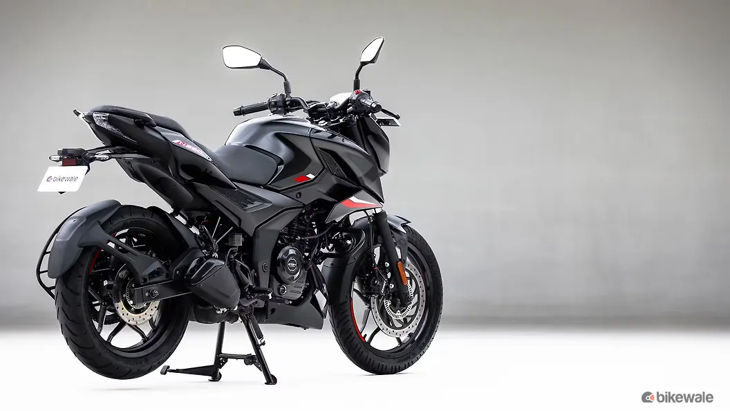 Bajaj Pulsar N250 Right Front Three Quarter Image – BikeWale