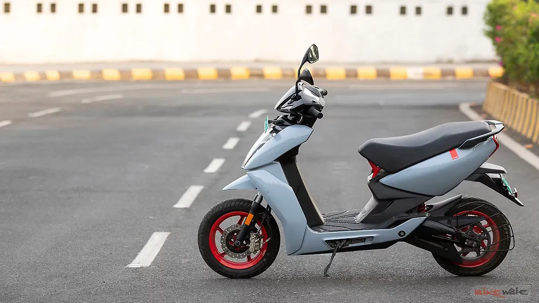 Ather 450X Gen 3 Left Front Three Quarter Image – BikeWale