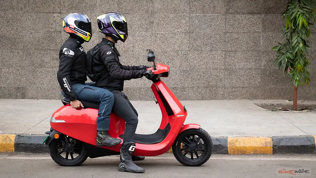 OLA S1 Pro Right Side View Image – BikeWale