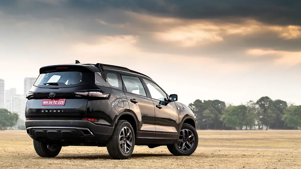 Safari Right Rear Three Quarter Image, Safari Photos in India - CarWale