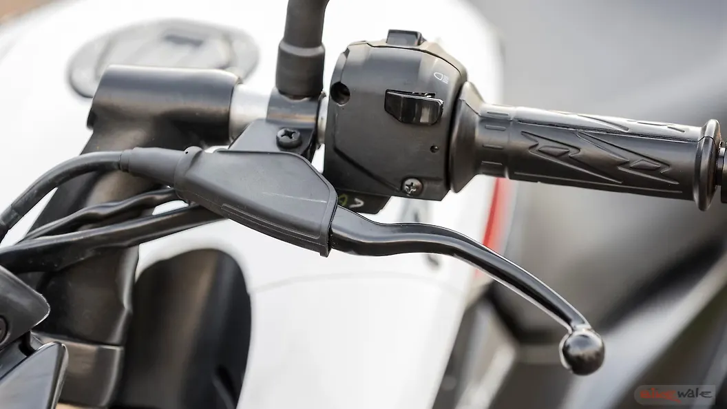 Bajaj Pulsar NS160 High-Beam Flasher Image – BikeWale