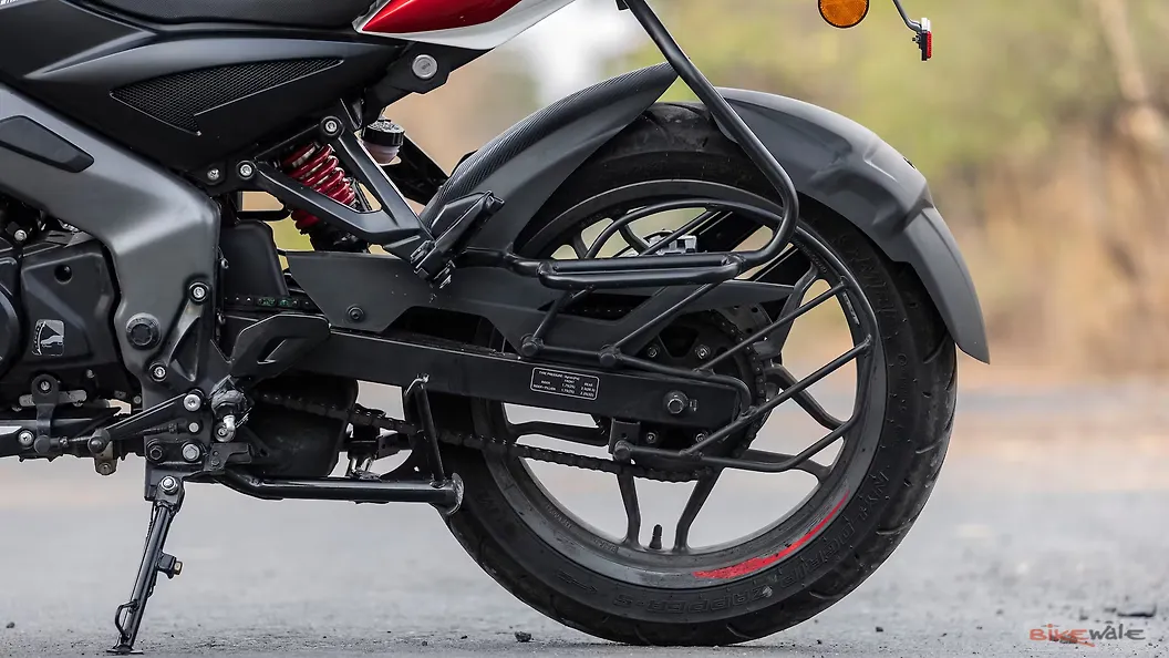 Bajaj Pulsar NS160 Rear Wheel Floting Hugger Image – BikeWale