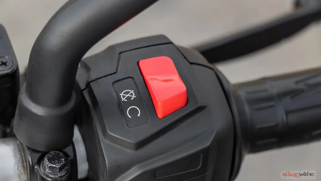 Bajaj Pulsar NS160 Multifunction Switchgear Right Image – BikeWale