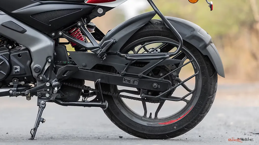Bajaj Pulsar NS160 Engine Start Switch Image – BikeWale