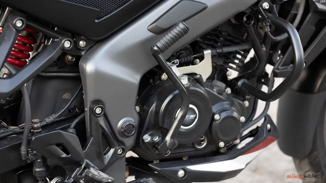 Bajaj Pulsar NS160 High Beam Low Beam Switch Image – BikeWale