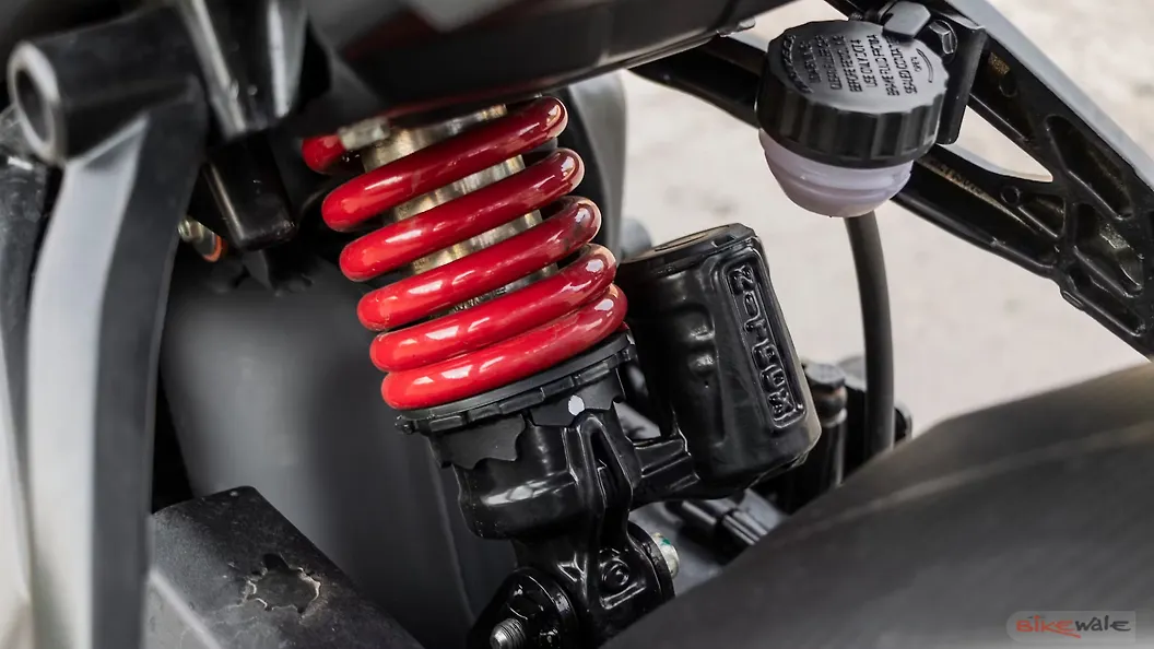 Bajaj Pulsar NS160 Mono Shock Absorber Image – BikeWale