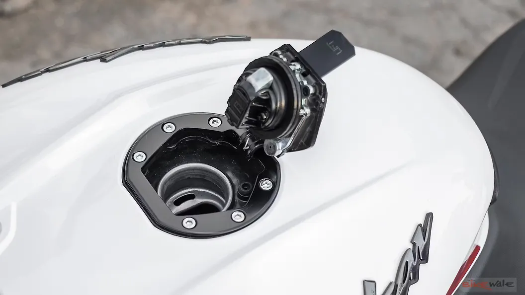 Bajaj Pulsar NS160 Fuel Tank Image – BikeWale