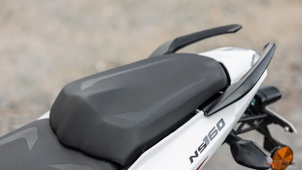 Bajaj Pulsar NS160 Rear Alloy Wheel Image – BikeWale