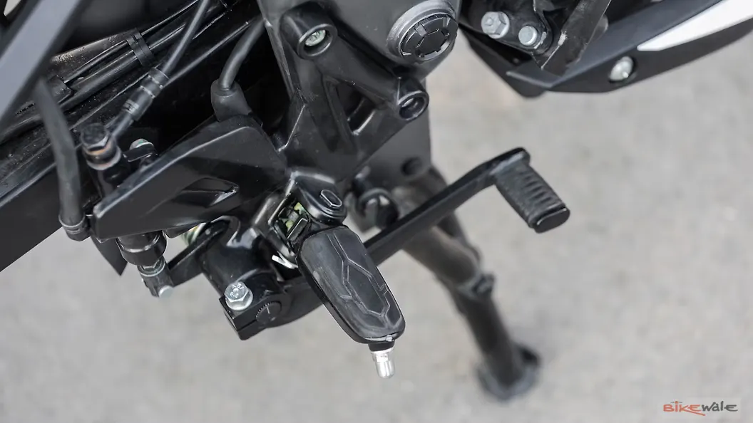 Bajaj Pulsar NS160 Engine Start Switch Image – BikeWale