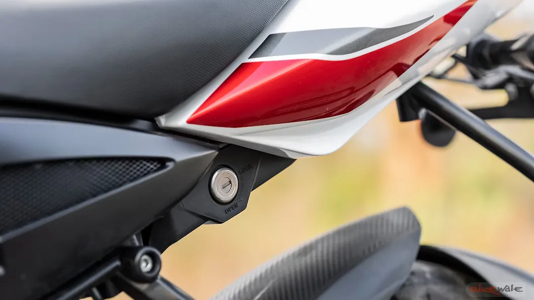 Bajaj Pulsar NS160 Rear View Mirror Image – BikeWale
