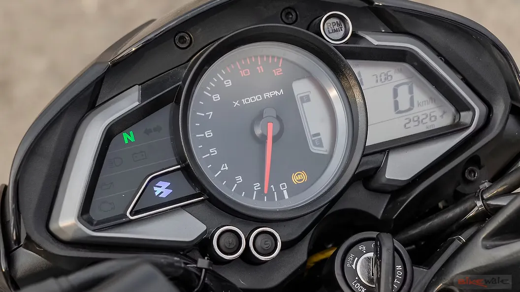 Bajaj Pulsar NS160 Front View Image – BikeWale