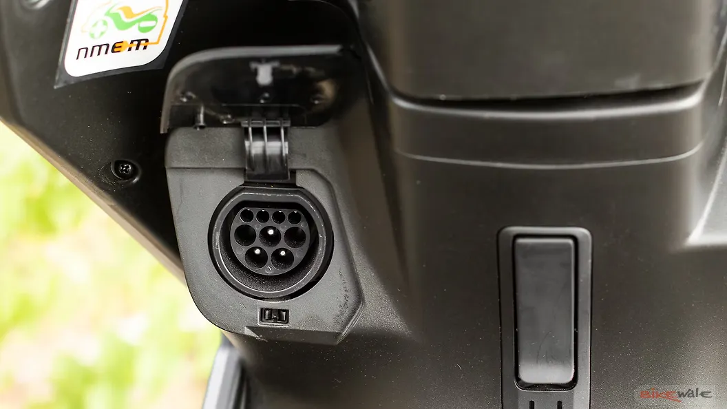 Ather 450S Front Brake Lever Image – BikeWale