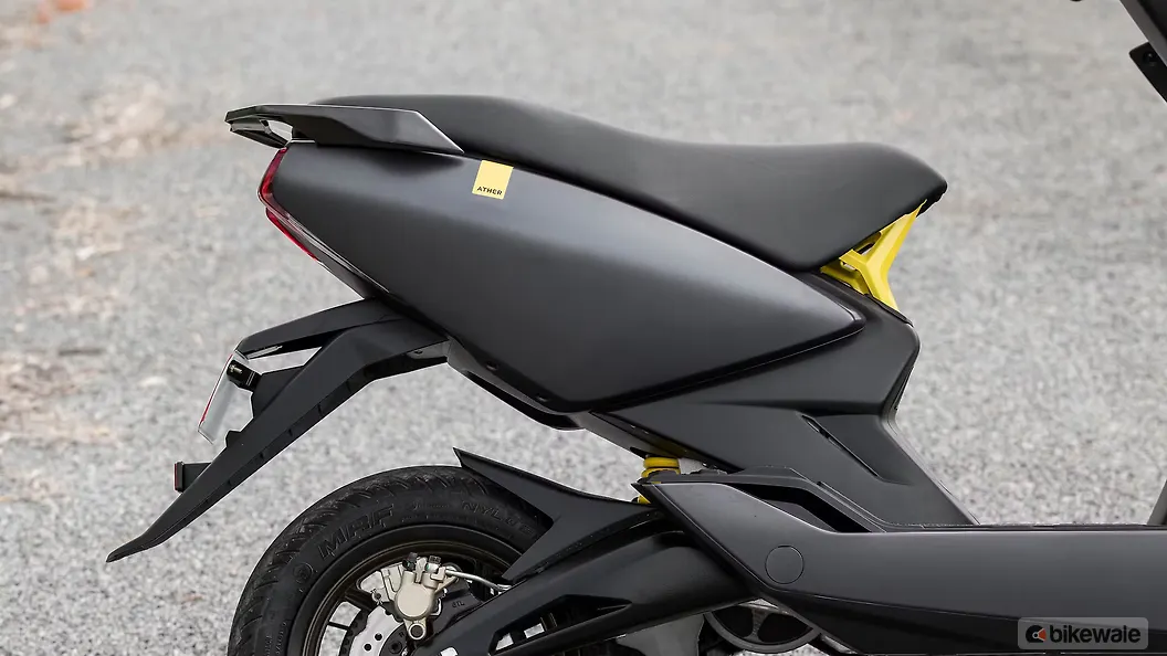 Ather 450S Right Side Body Panel Image – BikeWale