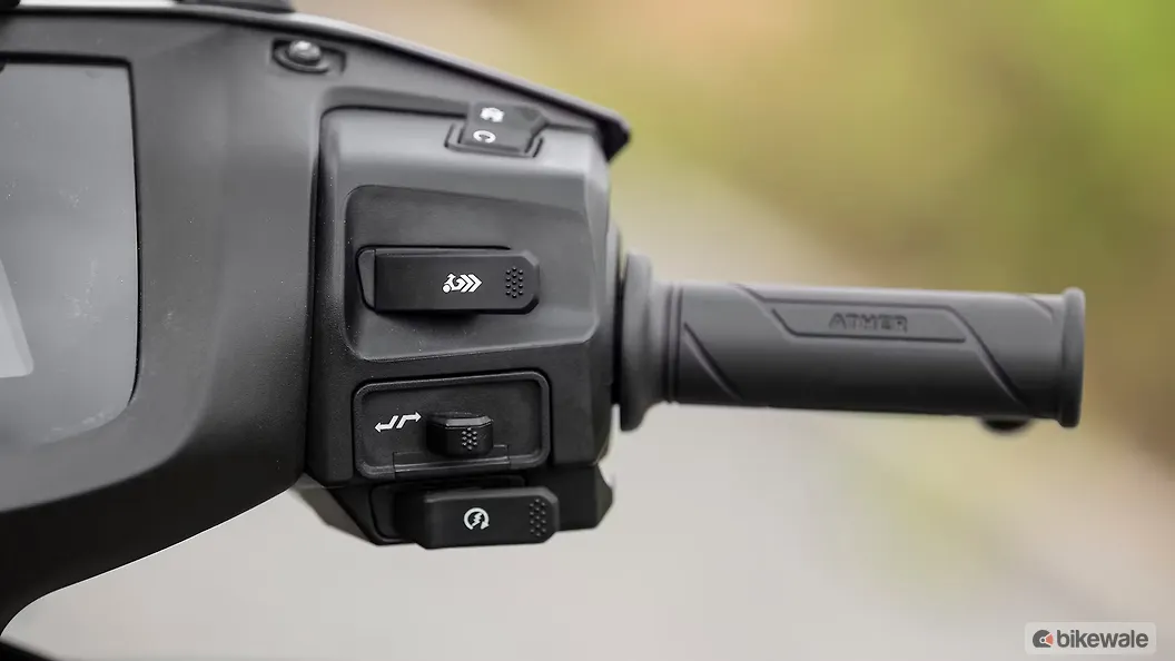 Ather 450S Right Side Throttle Grip Image – BikeWale