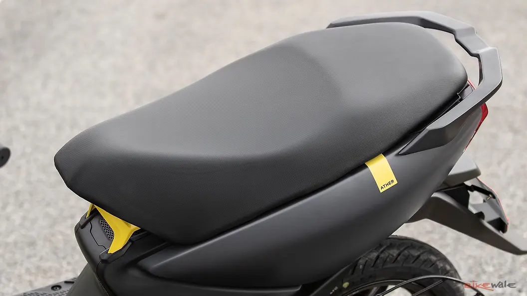 Ather 450S Right Side Body Panel Image – BikeWale