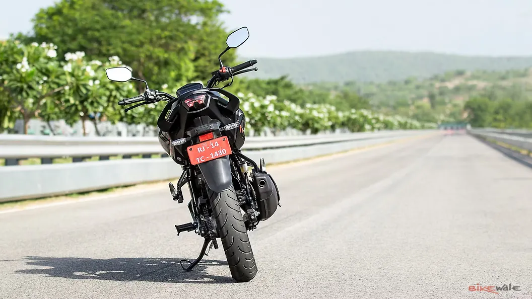 Hero Xtreme 160R 4V Right Rear Three Quarter Image – BikeWale