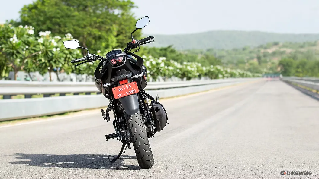 Hero Xtreme 160R 4V Right Side View Image – BikeWale