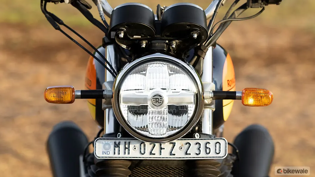 Royal Enfield Interceptor 650 Head Light Image – BikeWale