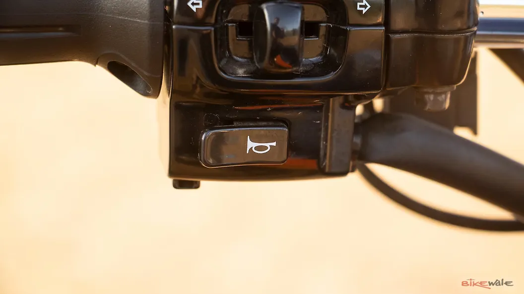 Royal Enfield Interceptor 650 Horn Button Image – BikeWale