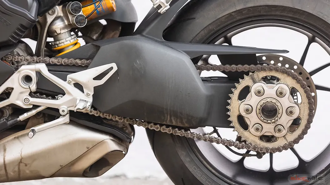 Ducati Streetfighter V4 Rear Alloy Wheel Image – BikeWale