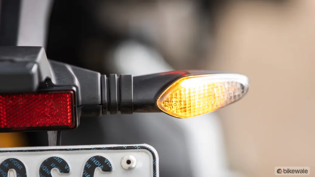 Ducati Streetfighter V4 Number Plate Lamp Image – BikeWale