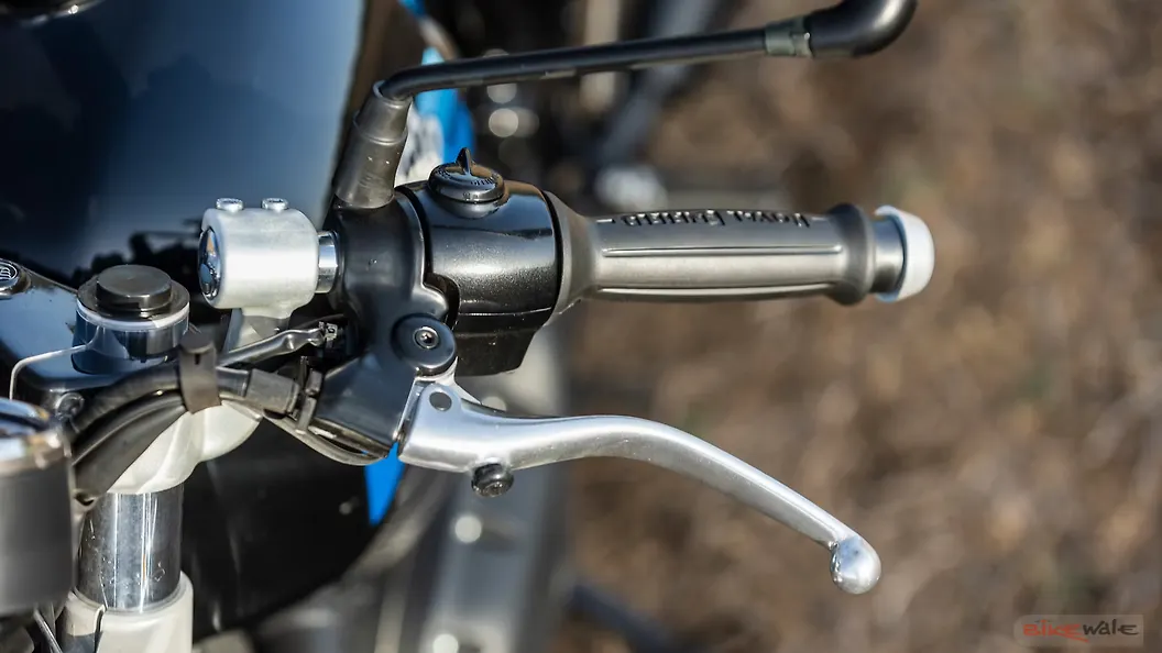 Royal Enfield Continental GT 650 Handle Bar Image – BikeWale