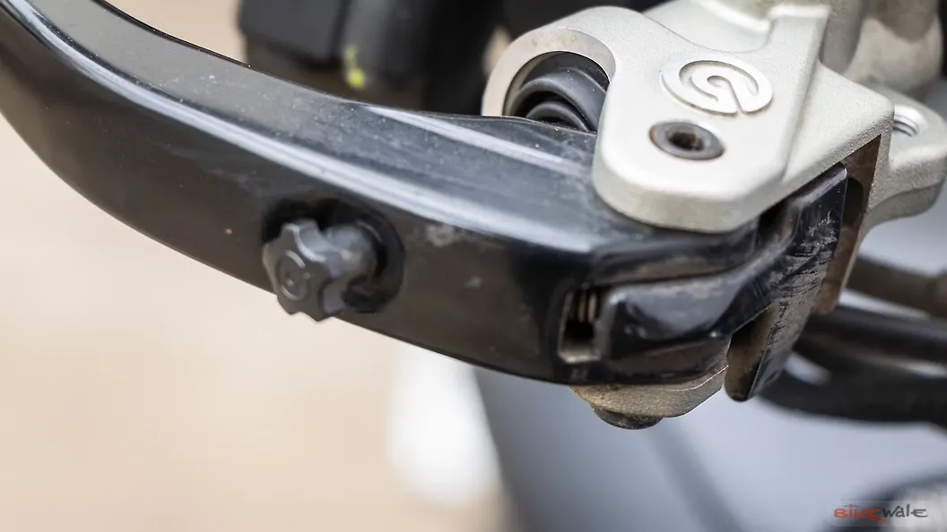 Ducati Streetfighter V4 Front Brake Lever Adjuster Image – BikeWale