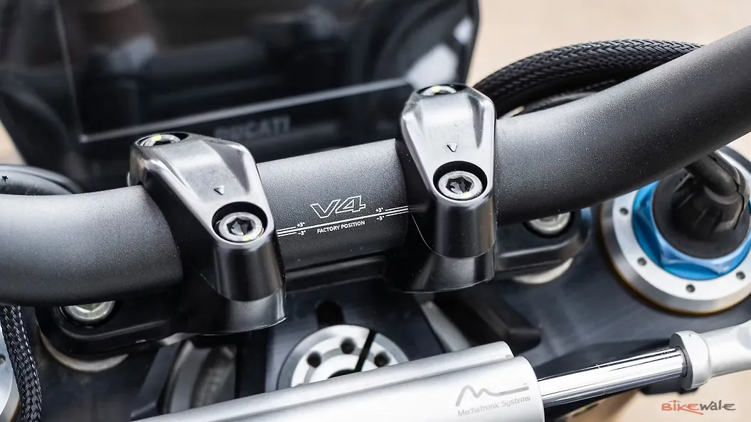 Ducati Streetfighter V4 Handle Bar Image – BikeWale