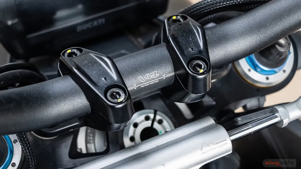 Ducati Streetfighter V4 TFT / Instrument Cluster Image – BikeWale