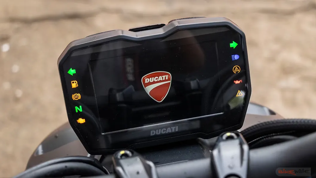 Ducati Streetfighter V4 TFT / Instrument Cluster Image – BikeWale