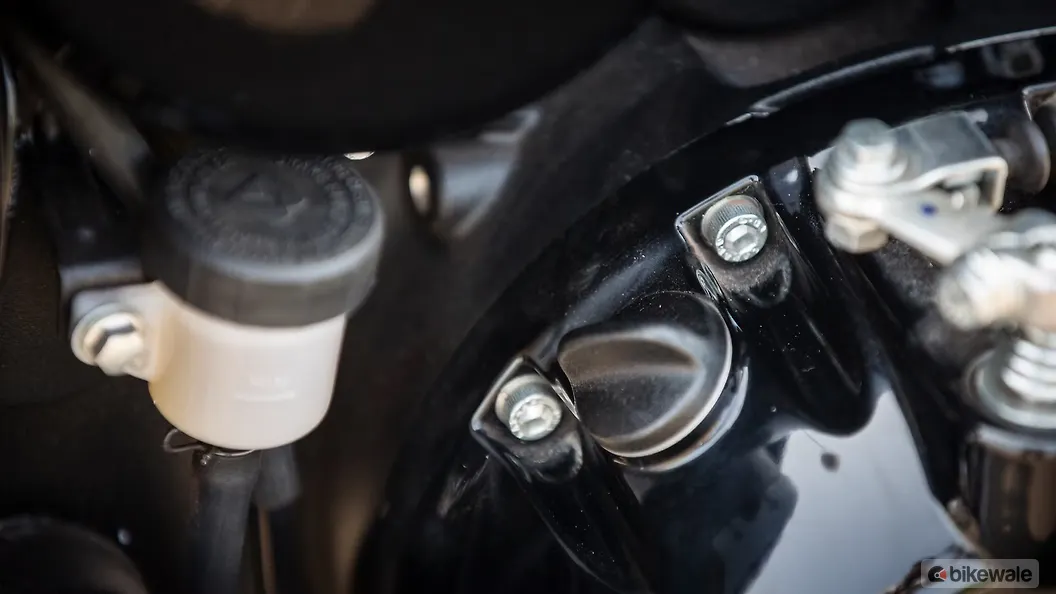 Royal Enfield Goan Classic 350 Oil Cap/Dipstick Image – BikeWale