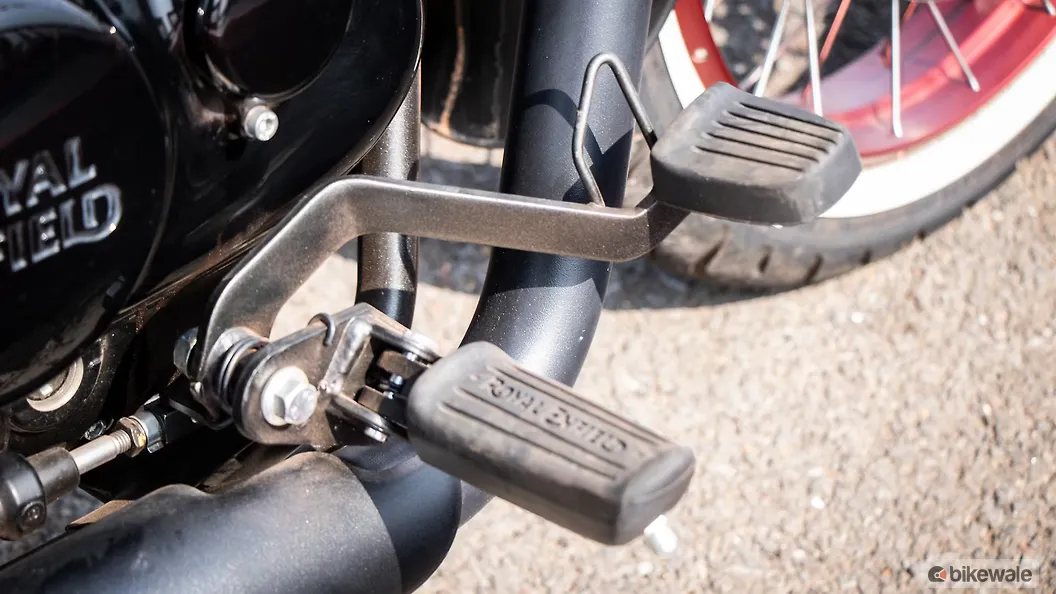 Royal Enfield Goan Classic 350 Rider Footpeg Image – BikeWale