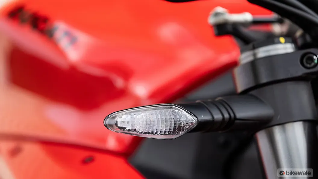 Ducati Streetfighter V2 Front Turn Indicators Image – BikeWale