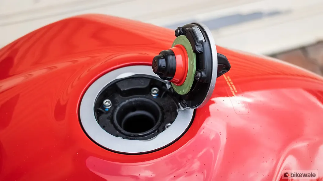 Ducati Streetfighter V2 Fuel Tank Image – BikeWale