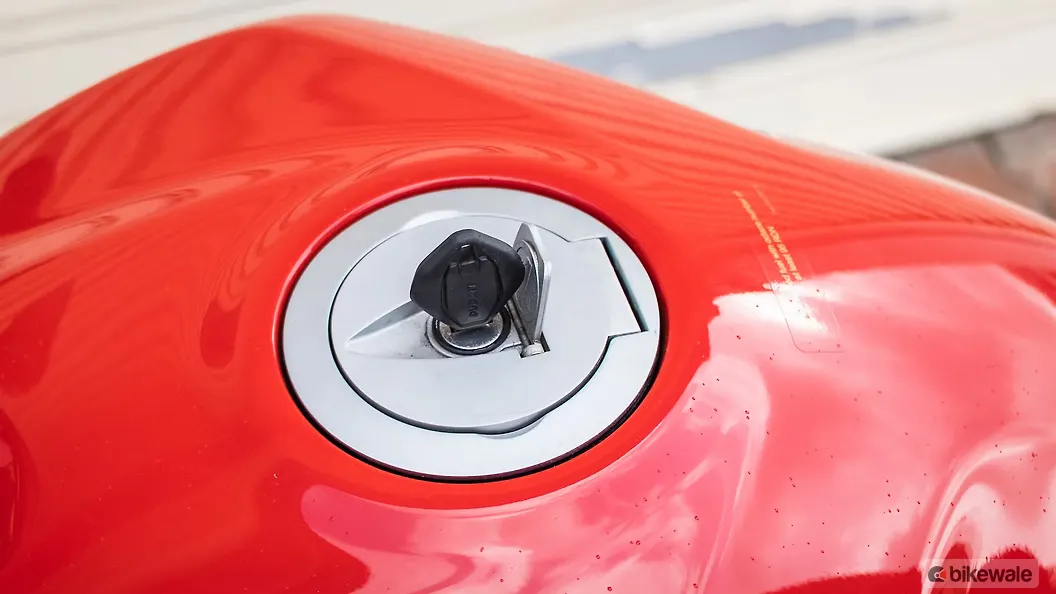 Ducati Streetfighter V2 Fuel Tank Image – BikeWale