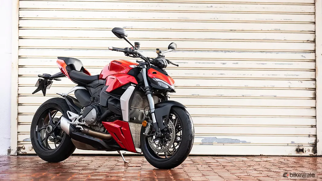 Ducati Streetfighter V2 [2024] Right Side View Image – BikeWale