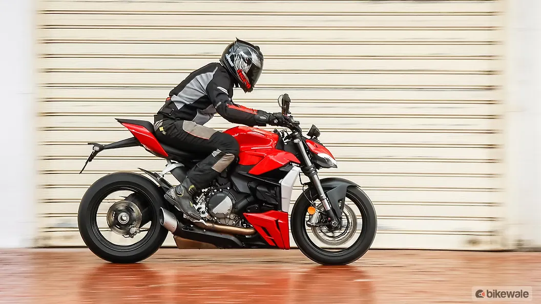 Ducati Streetfighter V2 Right Side View Image – BikeWale