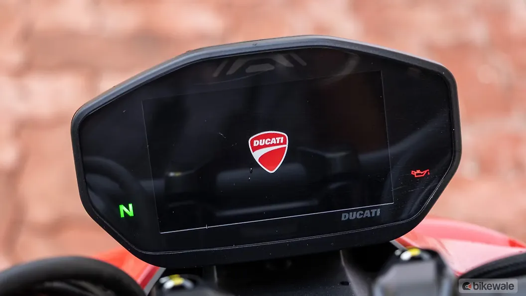 Ducati Streetfighter V2 TFT / Instrument Cluster Image – BikeWale