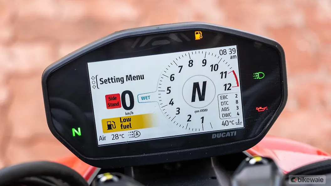 Ducati Streetfighter V2 TFT / Instrument Cluster Image – BikeWale